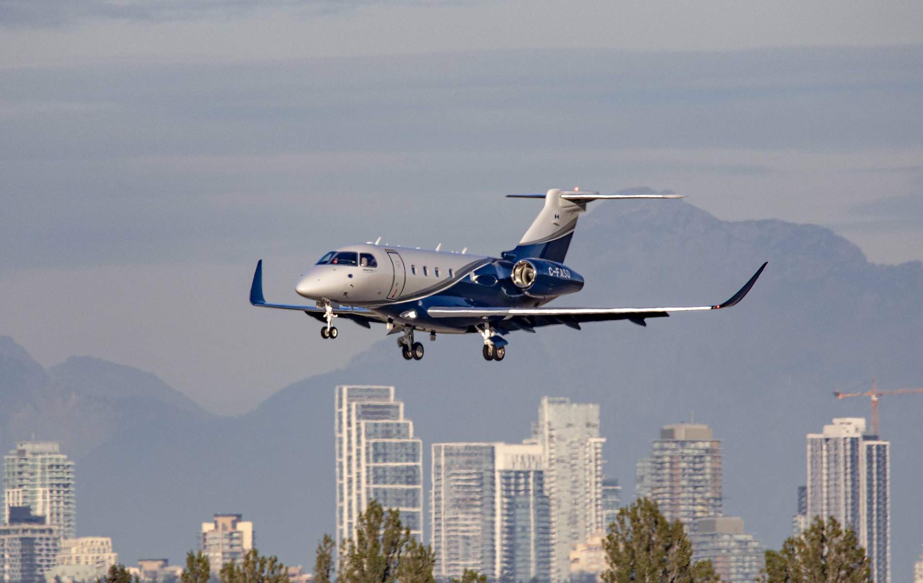 Embraer Praetor 500 Mid-Size Private Jet | AirSprint