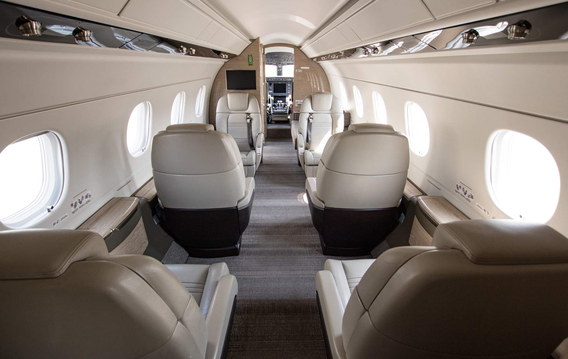 Embraer Praetor 500 Mid-Size Private Jet | AirSprint