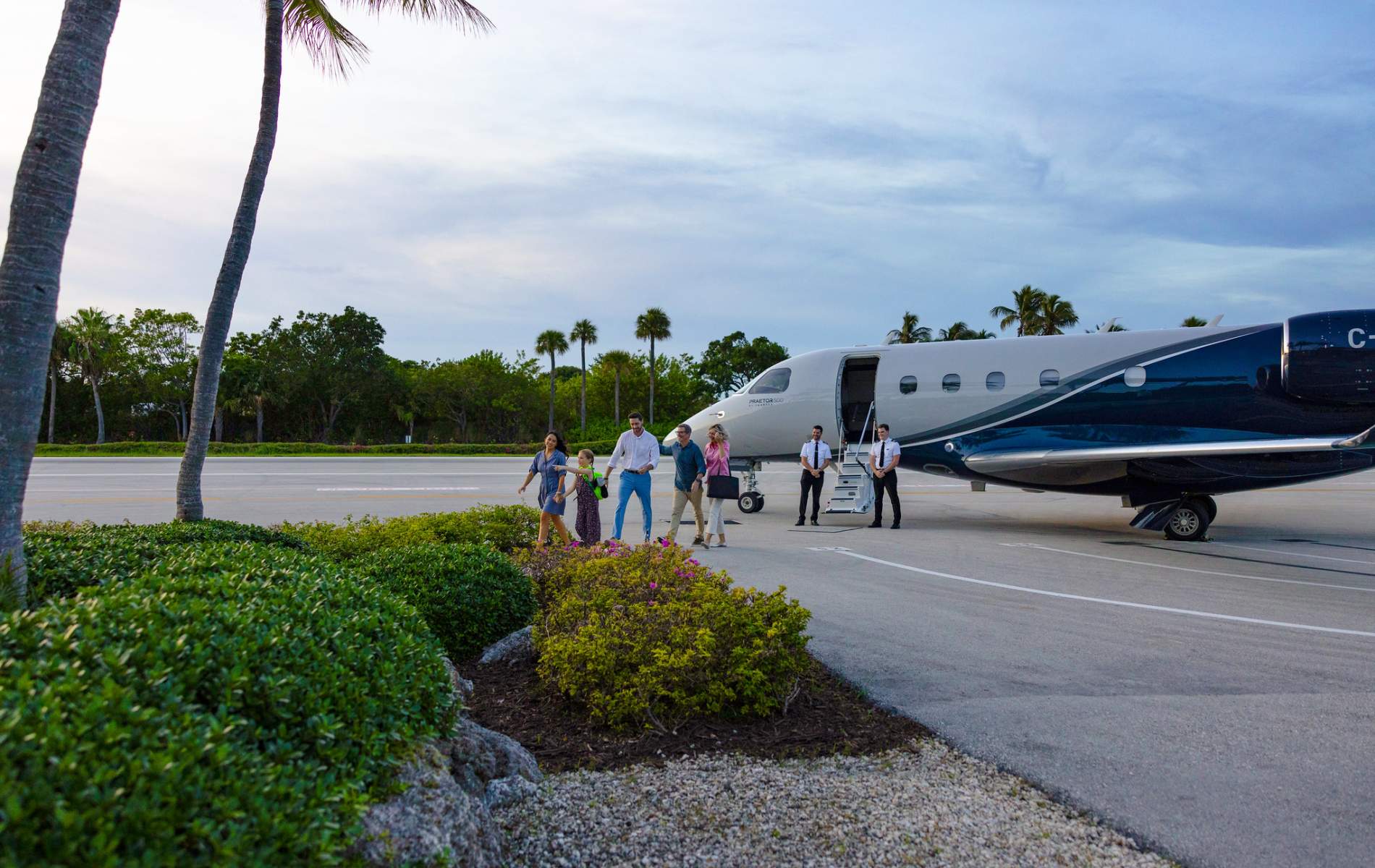 Embraer Praetor 500 Mid-Size Private Jet | AirSprint