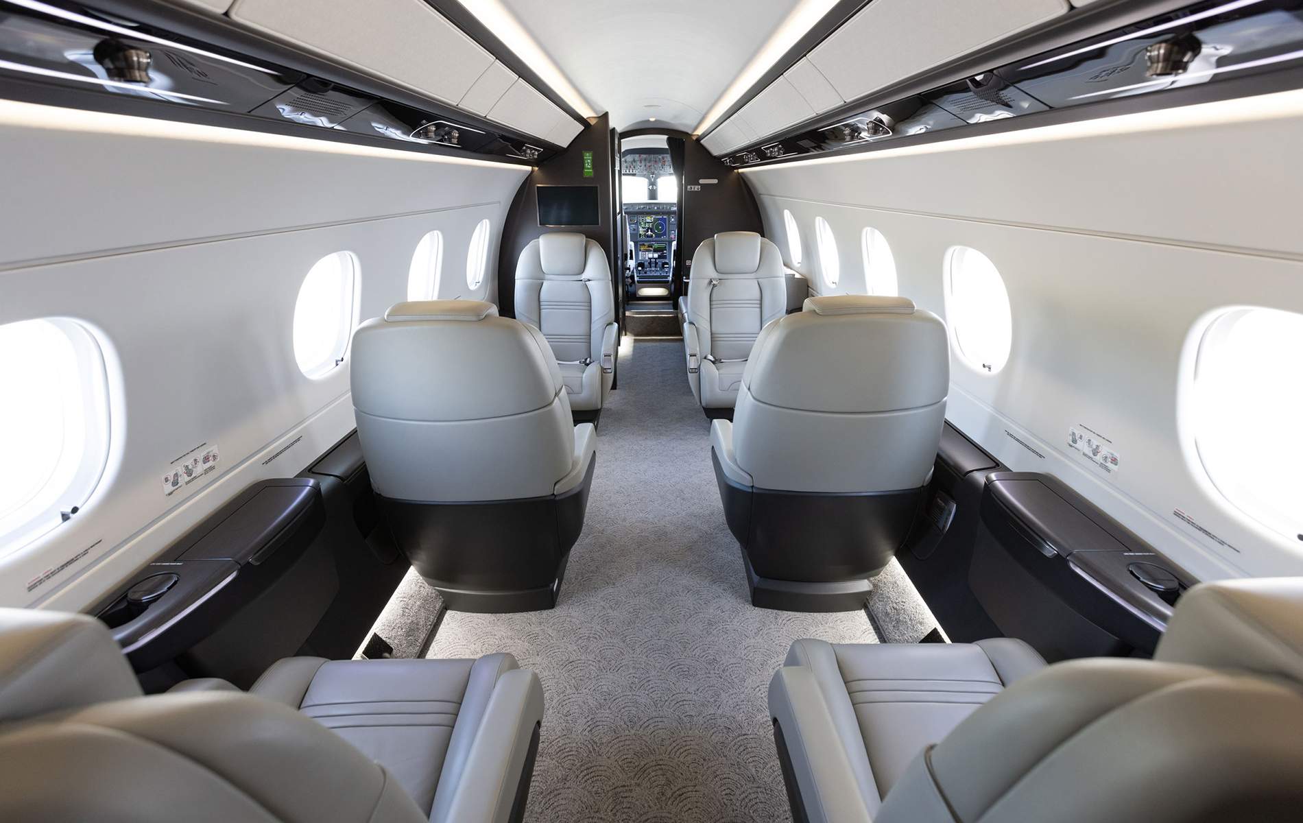 Embraer Praetor 500 Mid-Size Private Jet | AirSprint