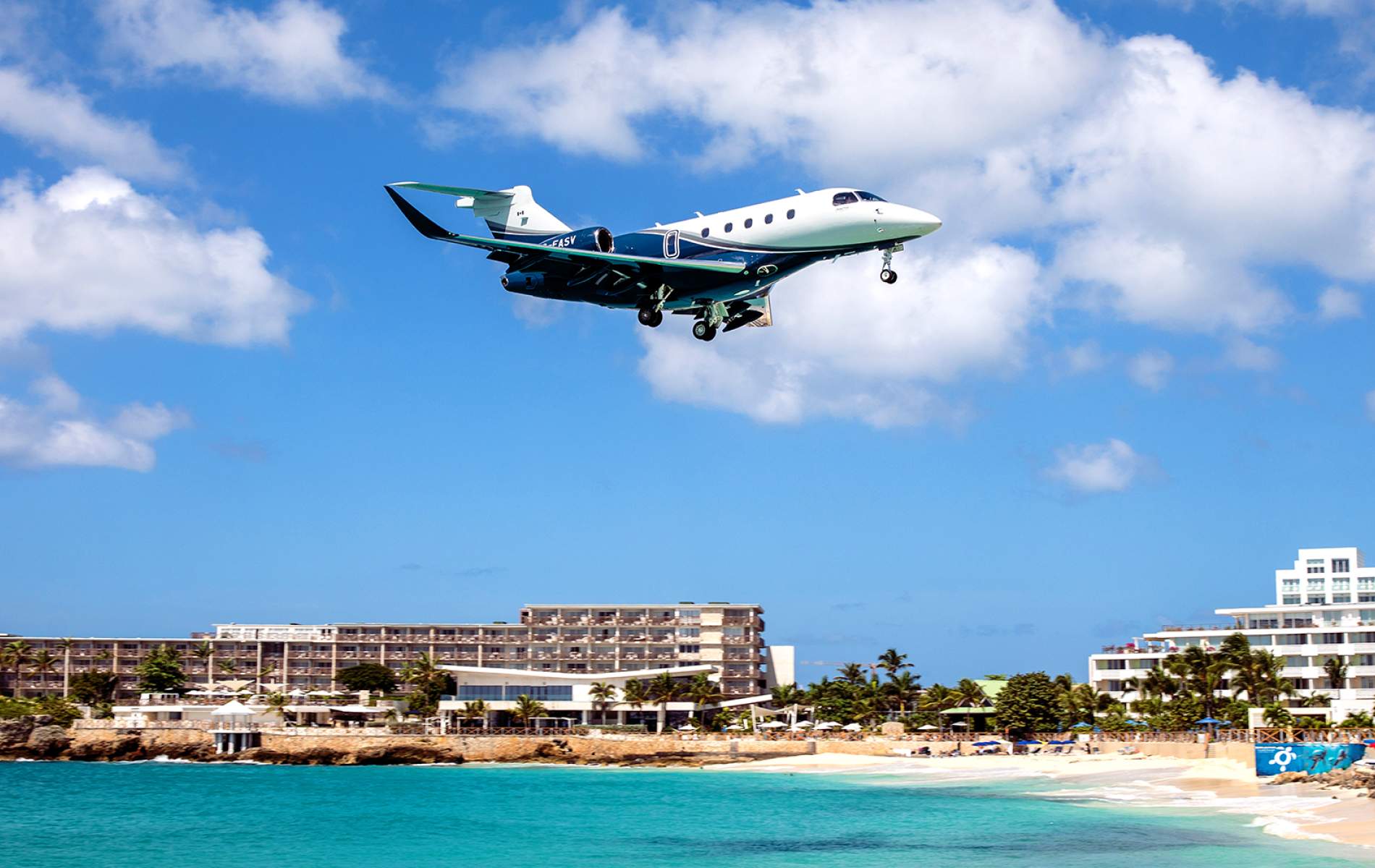 Embraer Praetor 500 Mid-Size Private Jet | AirSprint